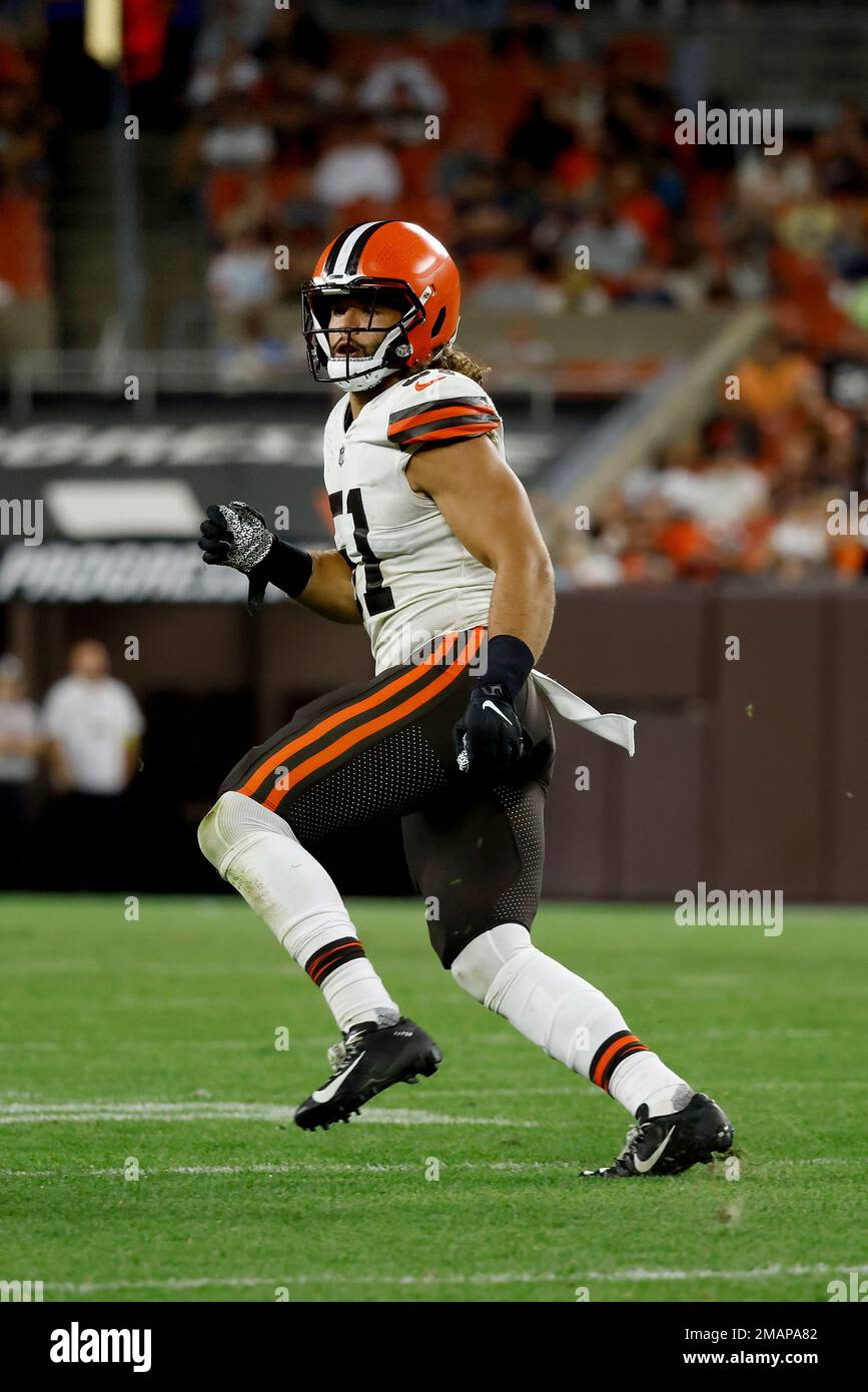 Cleveland Browns linebacker Jordan Kunaszyk (51) drops back in coverage ...