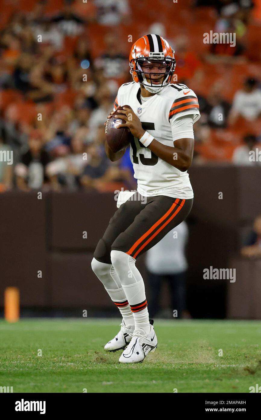 Cleveland Browns quarterback Joshua Dobbs (15) looks to the throw the ...