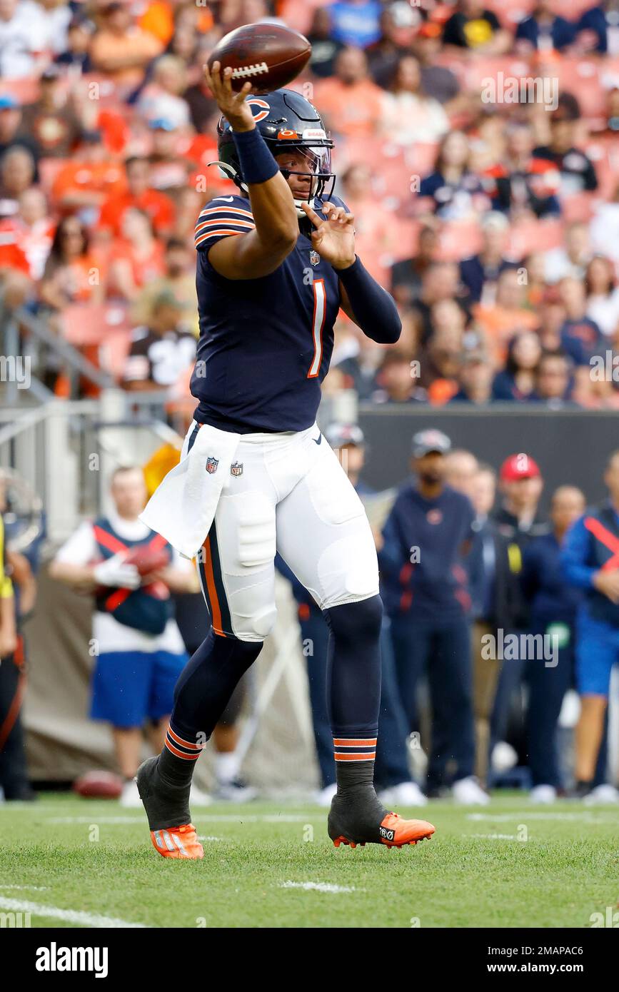 Chicago Bears quarterback Justin Fields (1) throws the ball during an ...