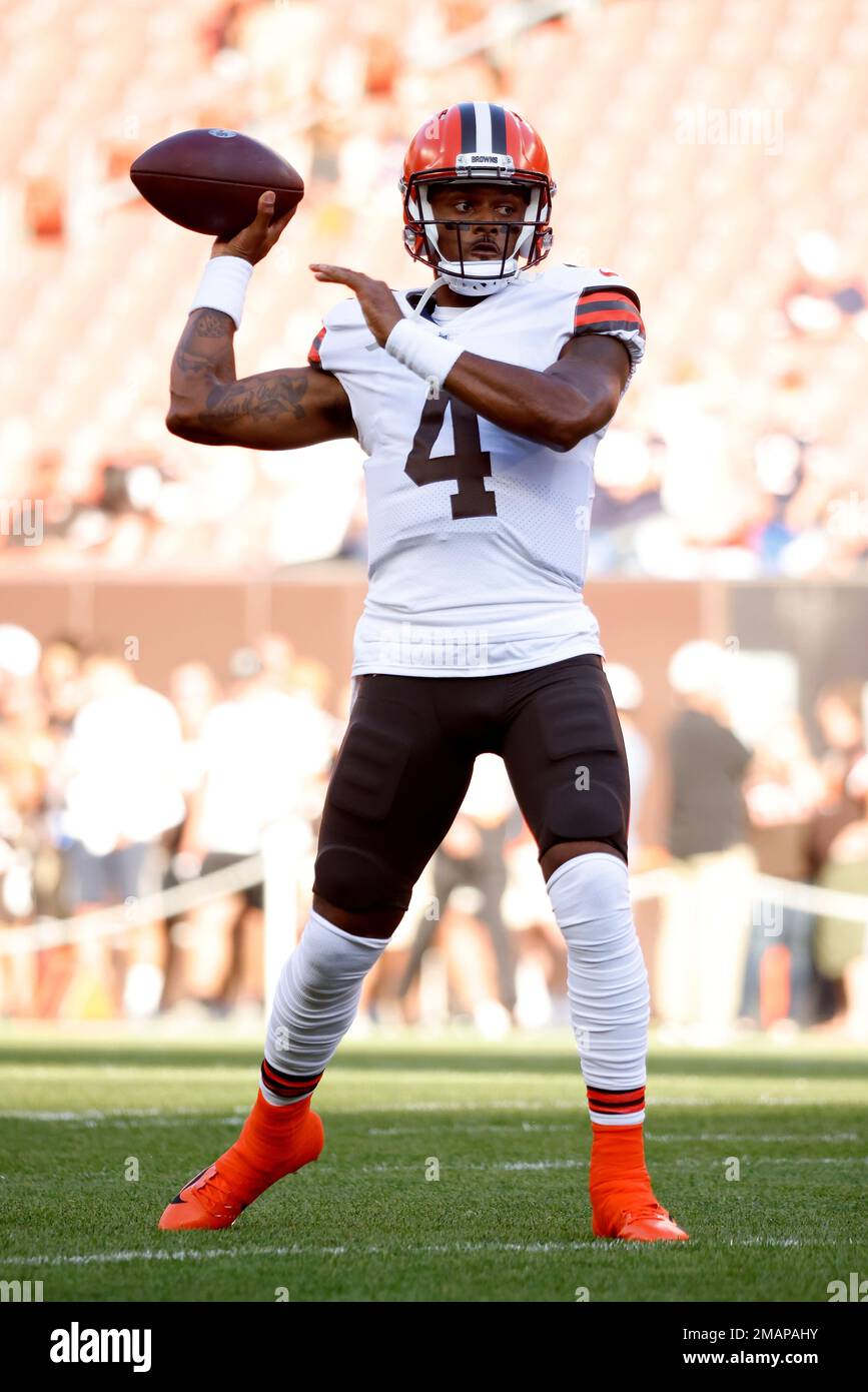 Cleveland Browns quarterback Deshaun Watson (4) warms up prior to the ...