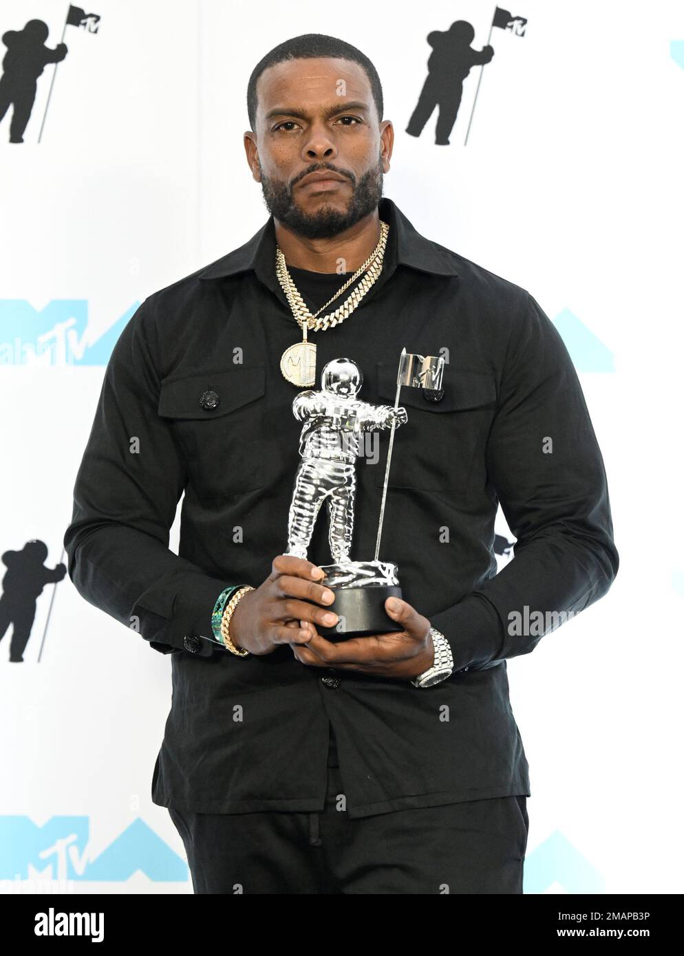 Director Benny Boom Poses In The Press Room With The Award For Best Hip Hop For Do We Have A