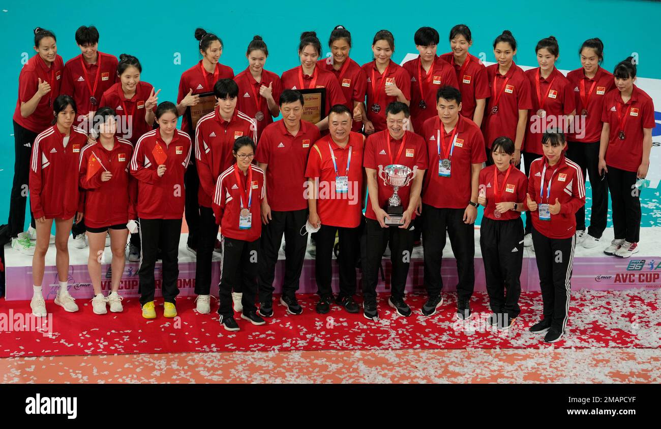 Silver medalist Chinese team pose during awarding ceremonies at the ...