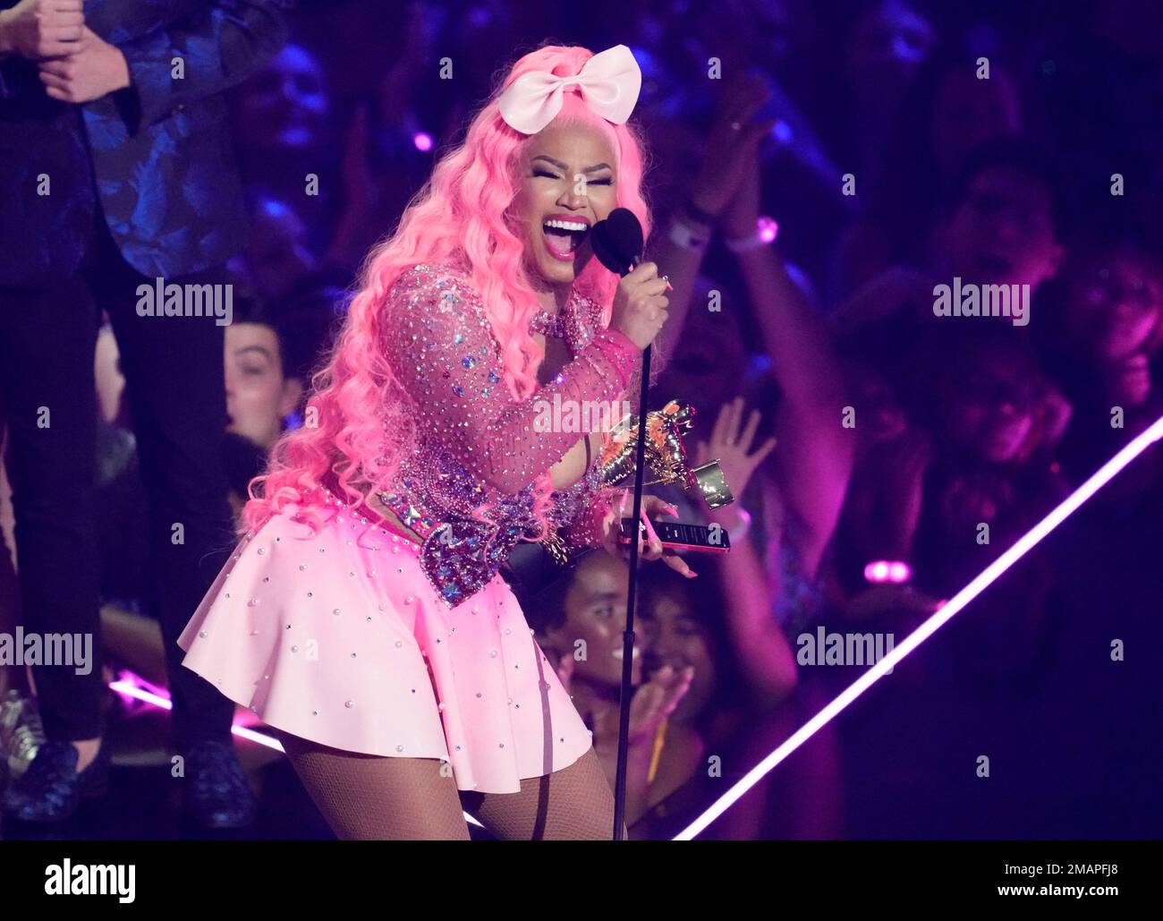 Nicki Minaj accepts the video vanguard award at the MTV Video Music ...