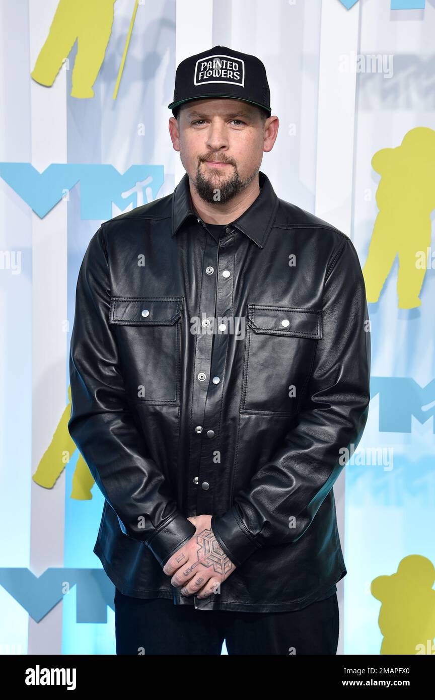 Joel Madden arrives at the MTV Video Music Awards at the Prudential ...