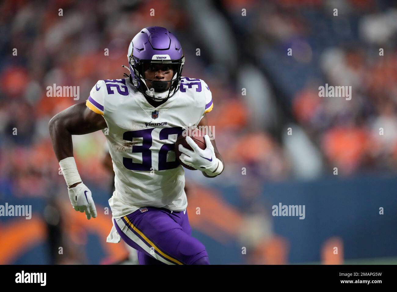 Minnesota Vikings running back Ty Chandler (32) during an NFL preseason ...