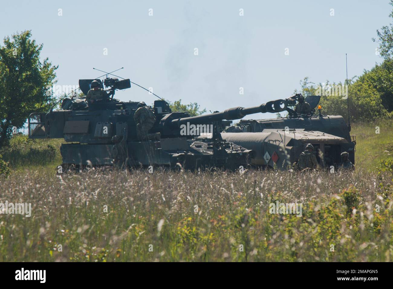 U.S. Soldiers assigned to 10th Brigade Engineer Battalion, 1st Armored ...