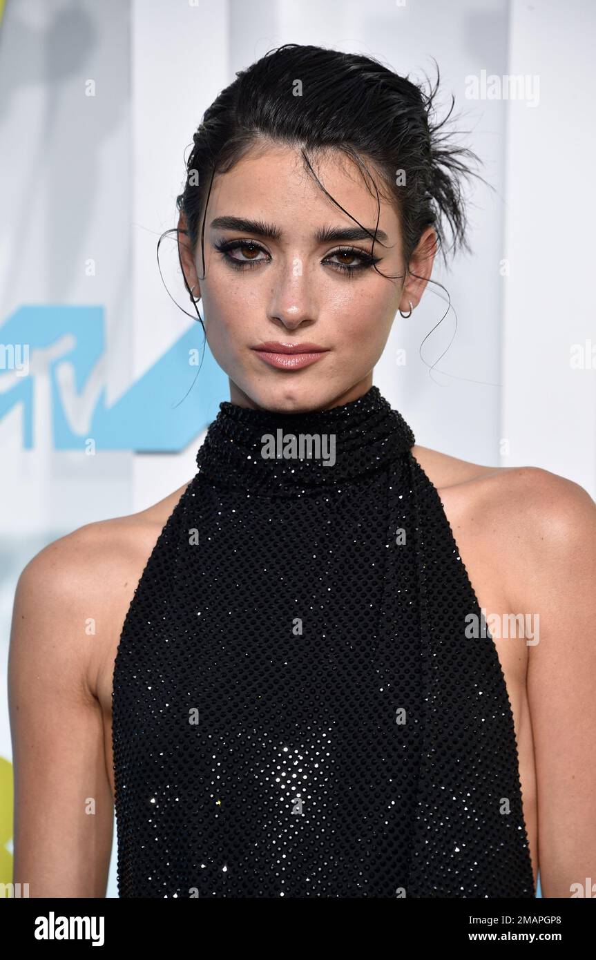 Dixie D'Amelio arrives at the MTV Video Music Awards at the Prudential ...