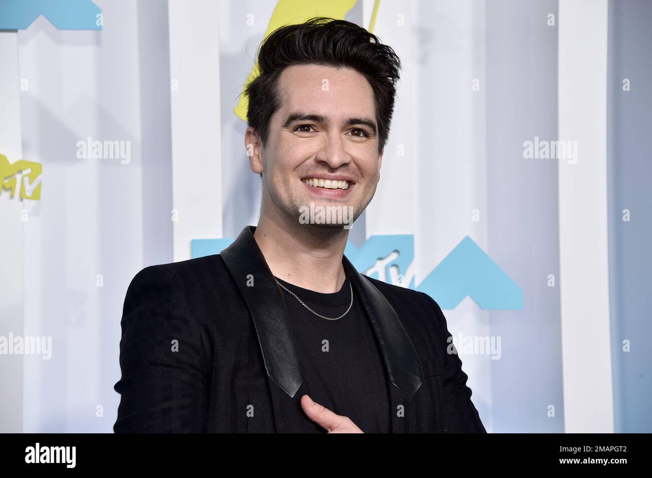 Brendon Urie arrives at the MTV Video Music Awards at the Prudential ...