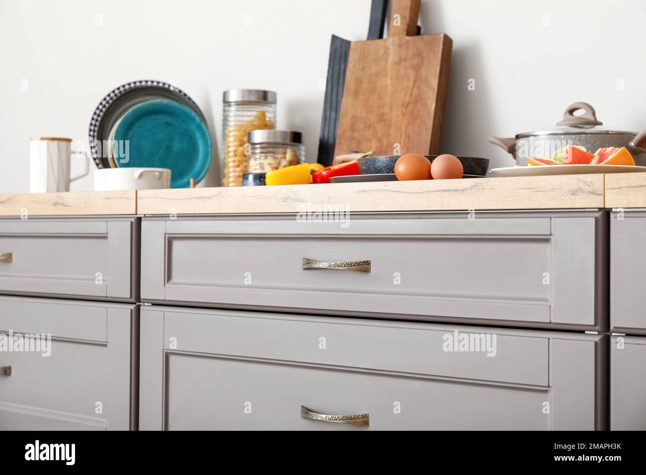 Grey counters hi-res stock photography and images - Alamy