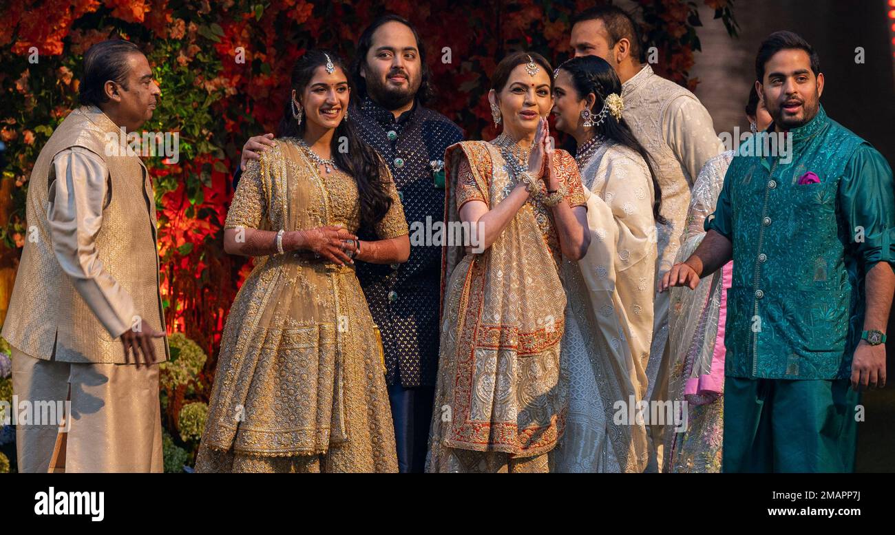 MUMBAI, INDIA - JANUARY 19: (L to R) Mukesh Ambani, Radhika Merchant ...