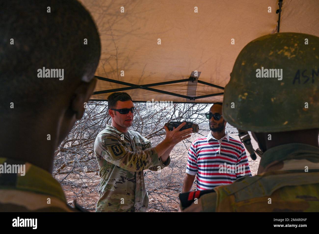 U.S. Army National Guard Soldiers assigned to the 2nd Security Force ...