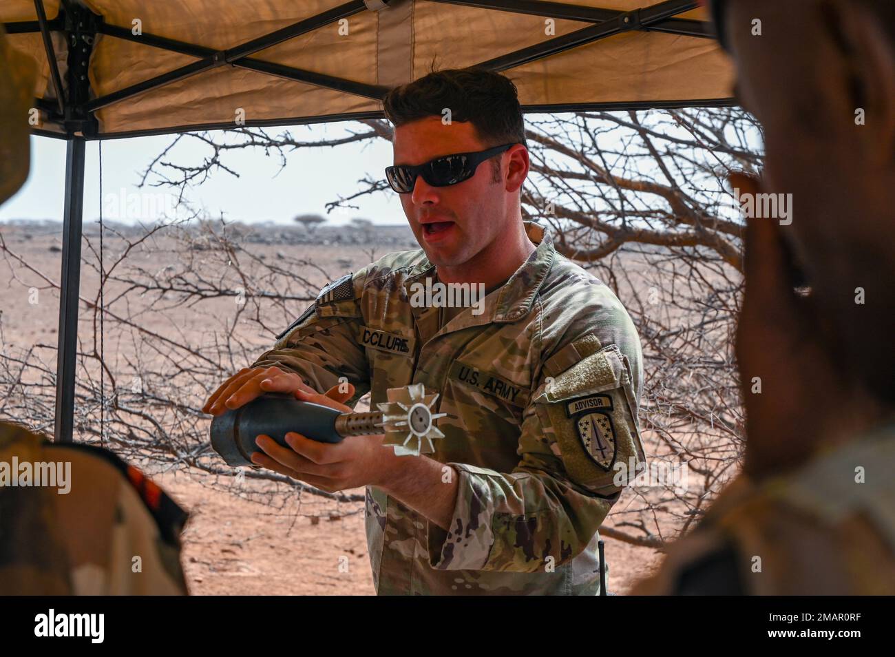 U.S. Army National Guard Soldiers assigned to the 2nd Security Force ...