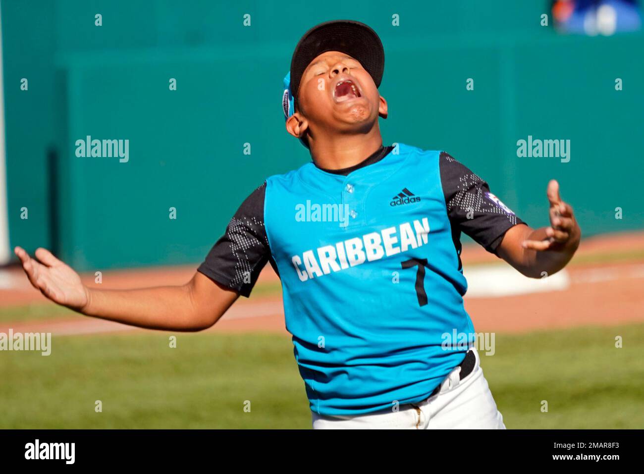 Curacao starting pitcher Jay-Dlynn Wiel (7) celebrates after the final ...
