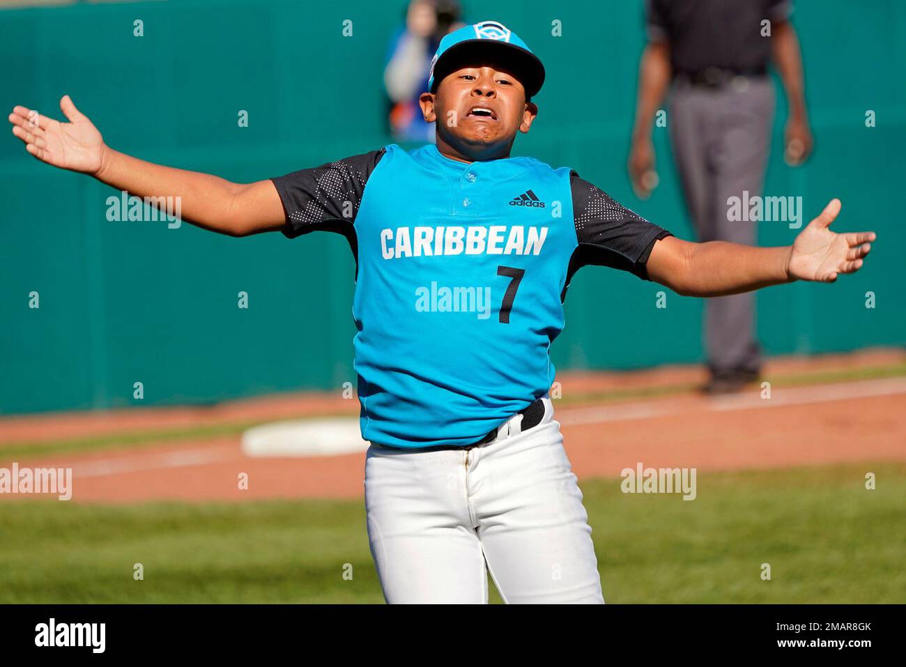 Curacao starting pitcher Jay-Dlynn Wiel (7) celebrates after the final ...