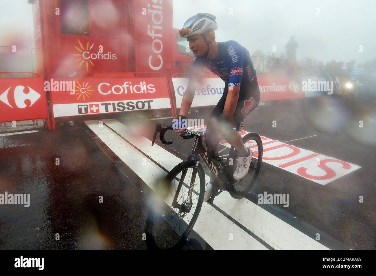 Australian rider Jay Vine from Alpecin Deceuninck team wins the 6th ...