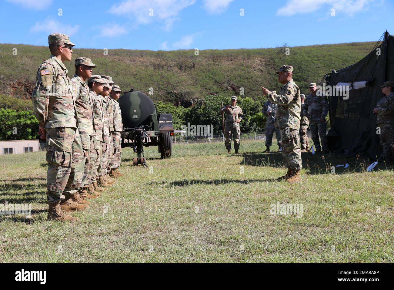 Hawaii Army National Guard soldiers assigned to Bravo Company, 1109th ...