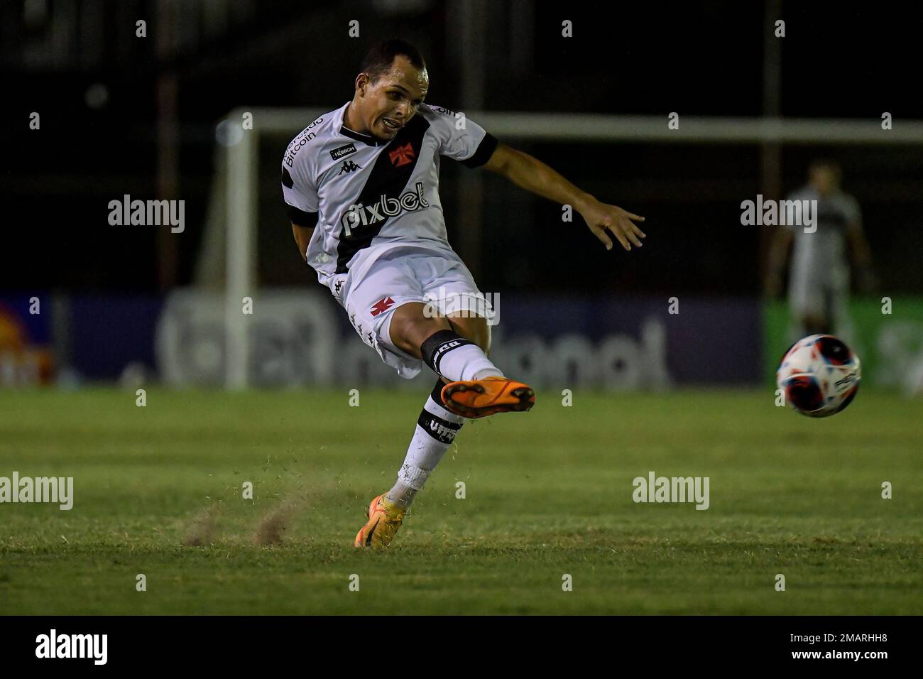 RJ - Rio de Janeiro - 01/19/2023 - CARIOCA 2023, AUDAX X VASCO - Rodrigo player of Vasco during ...