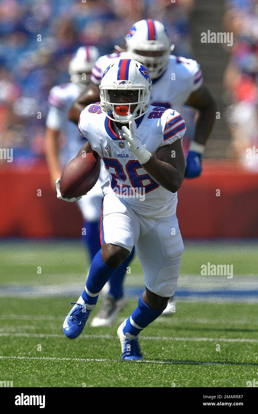 Buffalo Bills running back Devin Singletary runs with the ball during ...