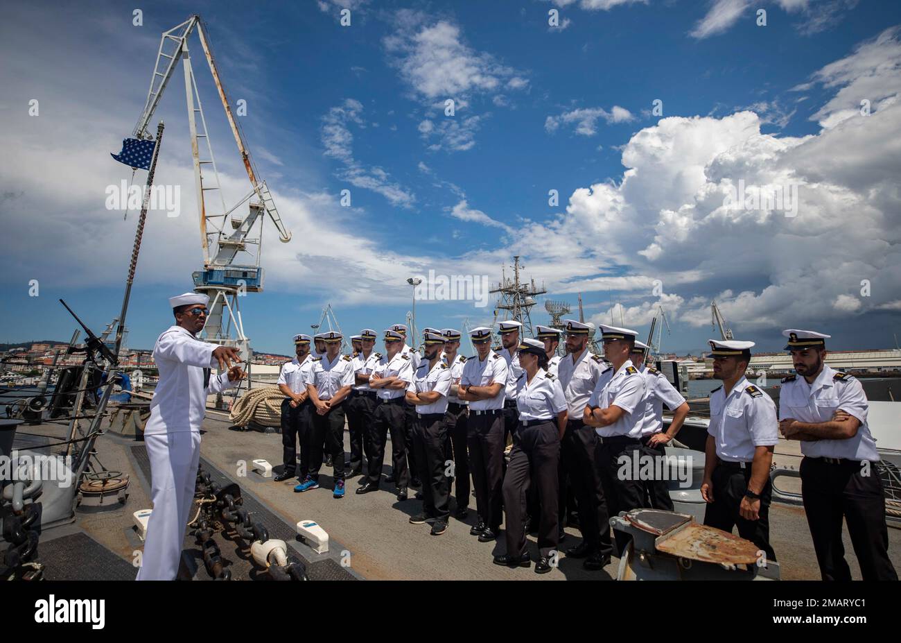 Santa maria class spanish frigate santa maria f81 hi-res stock ...