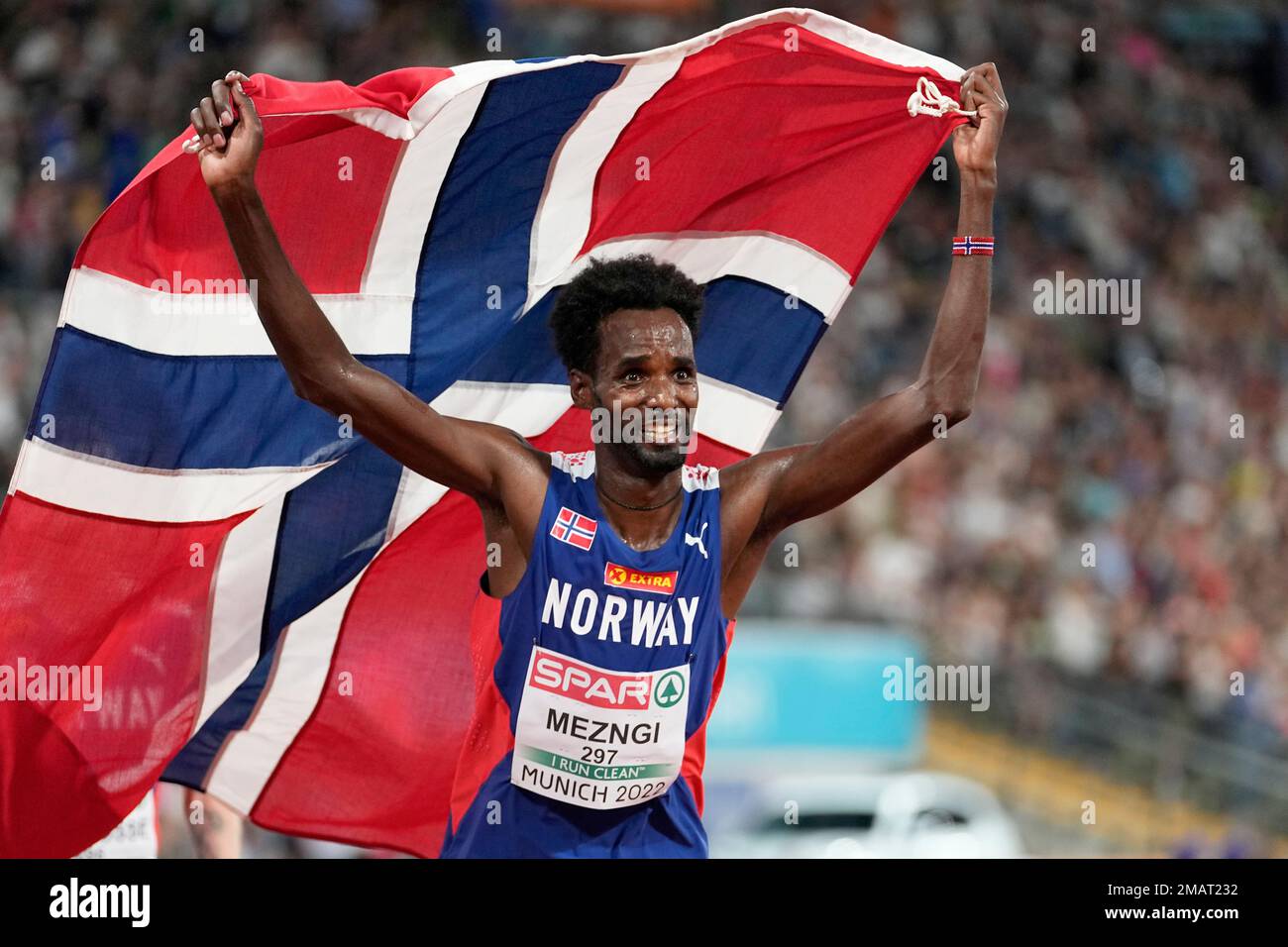 Zerei Kbrom Mezngi, of Norway, celebrates after winning the silver ...