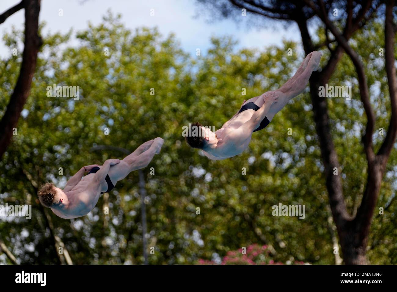 Anthony Harding and Jack Laugher of Britain dive during synchronised ...