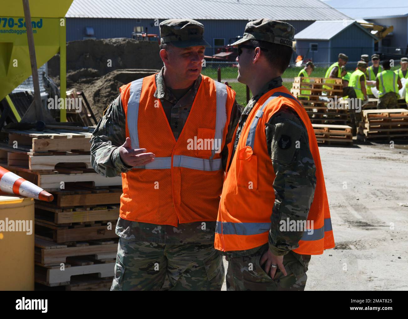 Soldiers of the 1st Battalion, 94th Cavalry Regiment fill sandbags in ...