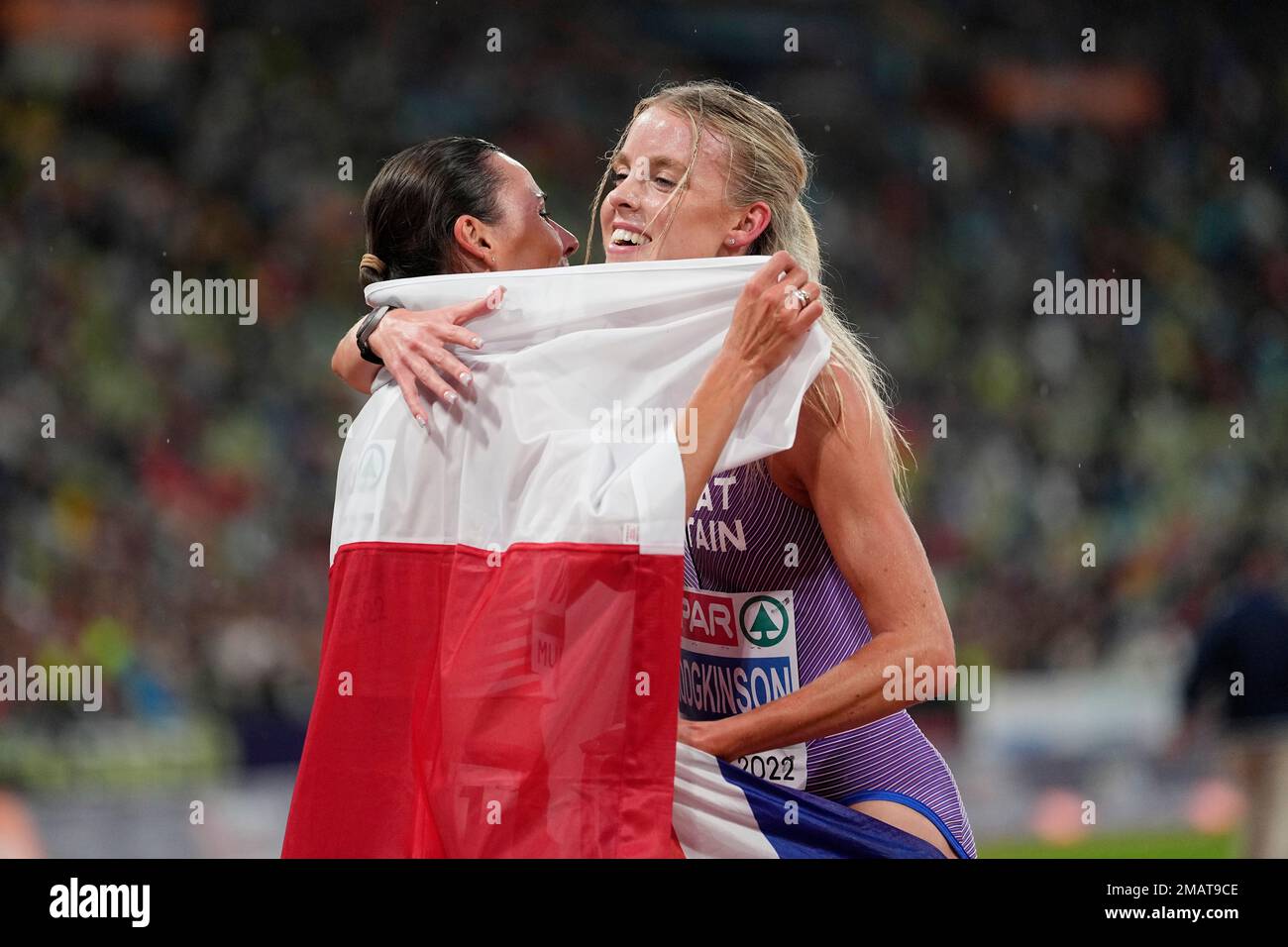 Gold medalist Keely Hodgkinson, of Great Britain, right, and bronze ...