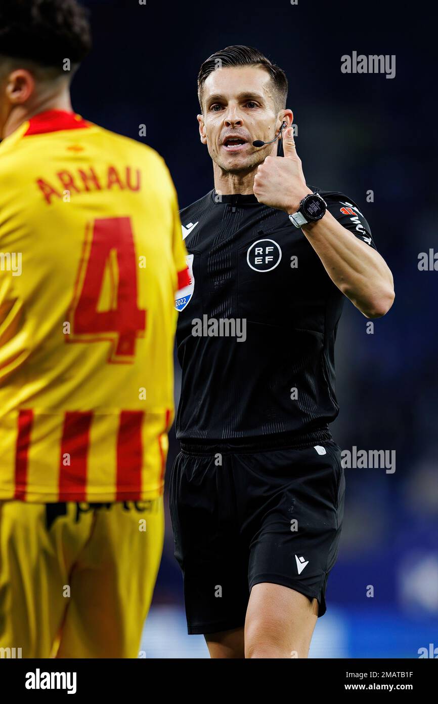 BARCELONA - JAN 7: The referee Del Cerro Grande in action at the LaLiga ...