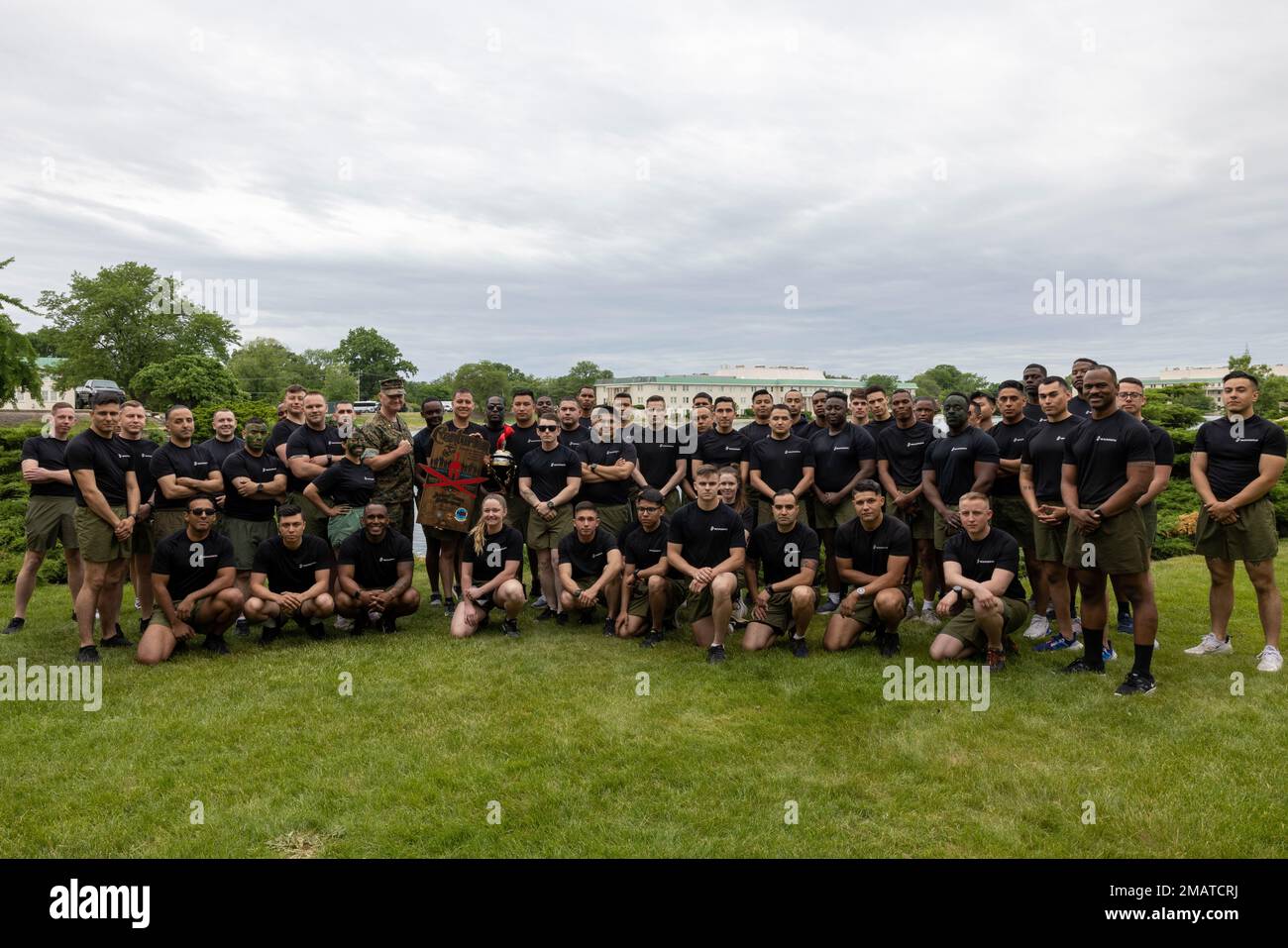 U.S. Marine Corps recruiters of Recruiting Station Chicago pose with ...