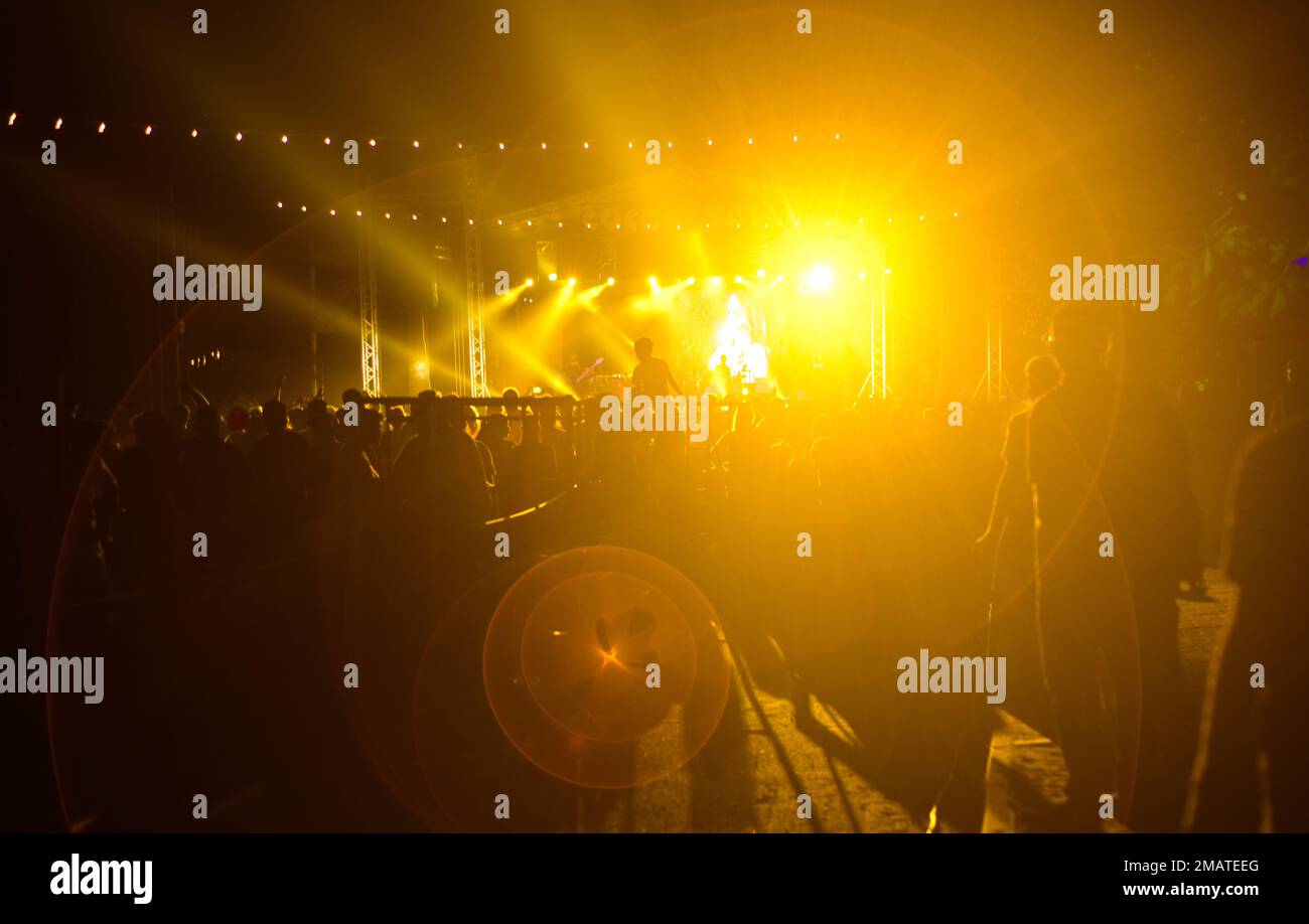 Crowd backlit hi-res stock photography and images - Alamy