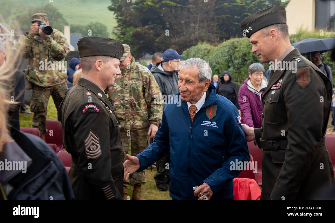 From left, U.S. Army Command Sgt. Maj. Christopher L. Mullinax, 1st ...
