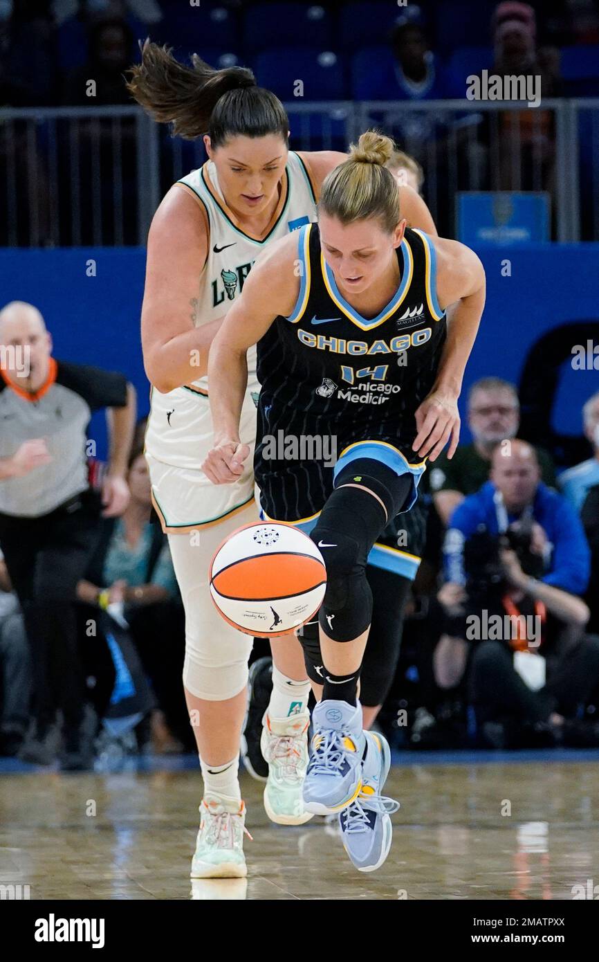 Chicago Sky guard Allie Quigley chases the ball past New York Liberty ...
