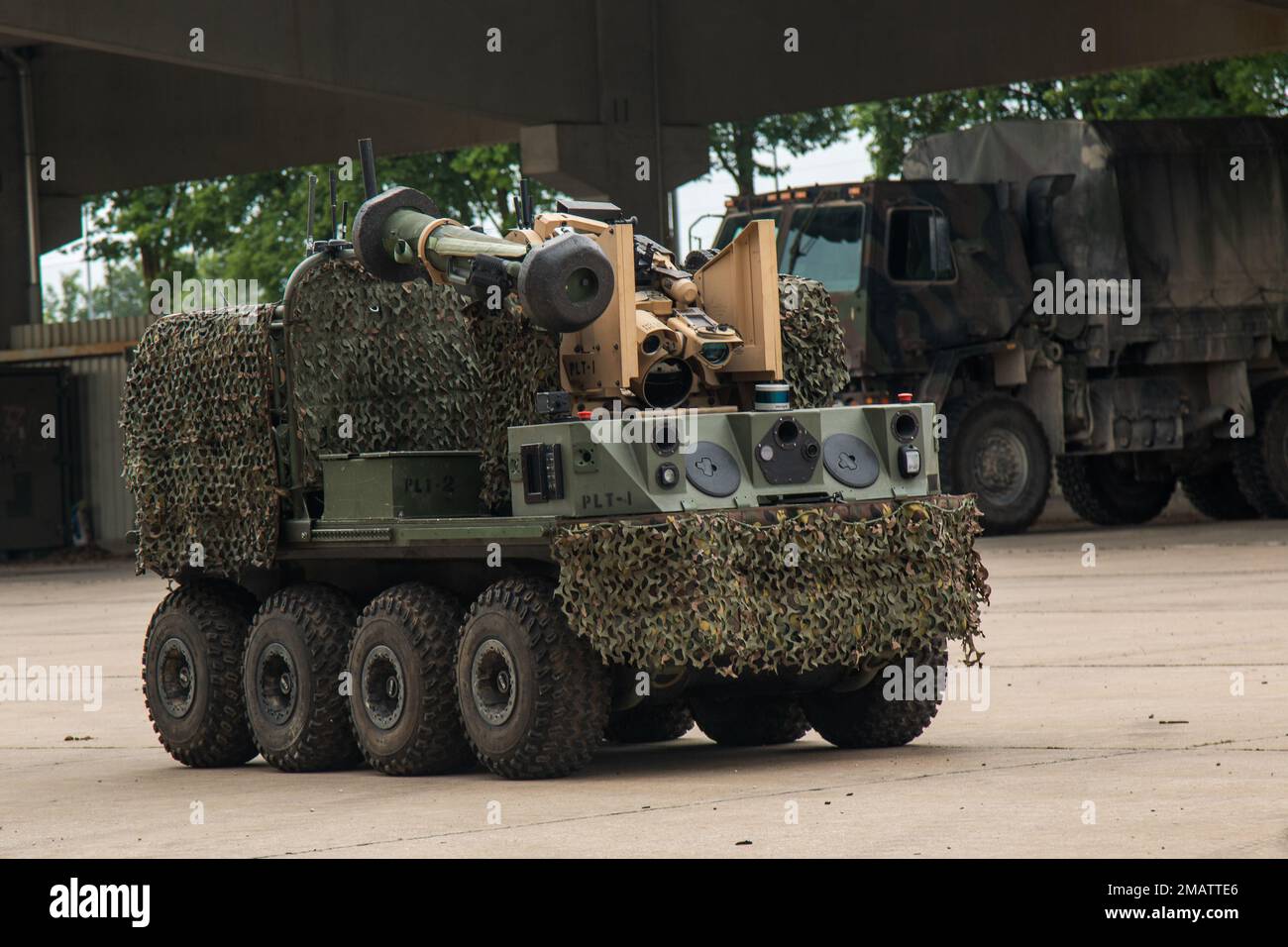 U.S. Soldiers assigned to 1st Battalion, 4th Infantry Regiment are ...