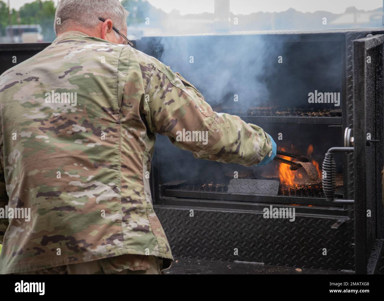 The 138th Fighter Wing provides lunch in the form of a Burger Burn at ...