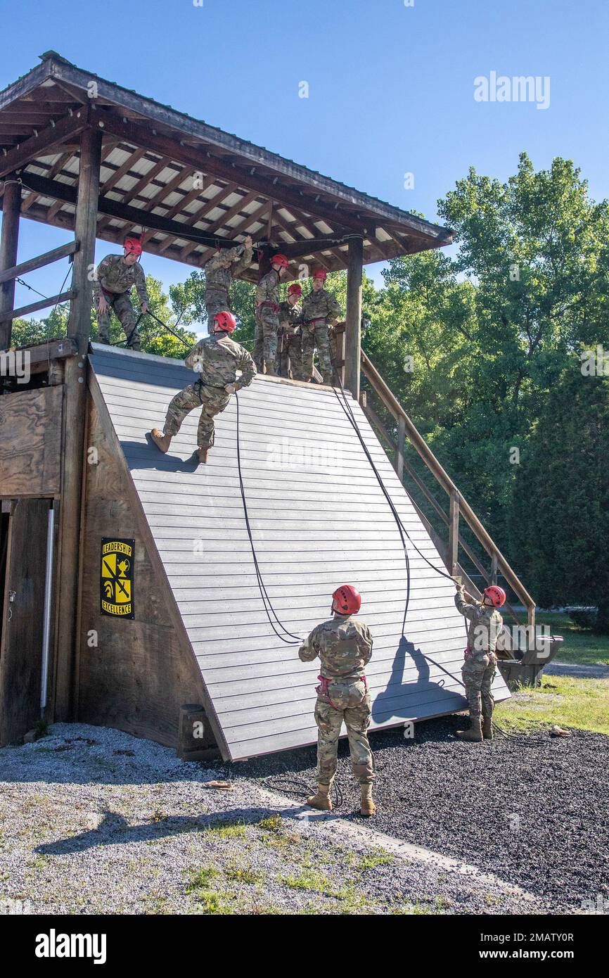 Soldiers with 4th Battalion, 399th Regiment (Cadet Summer Training ...