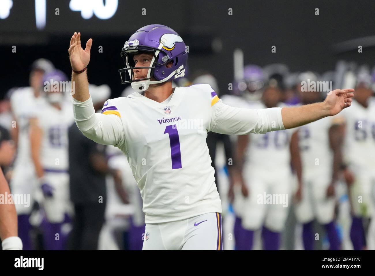 Minnesota Vikings place kicker Greg Joseph (1) during the first half of ...