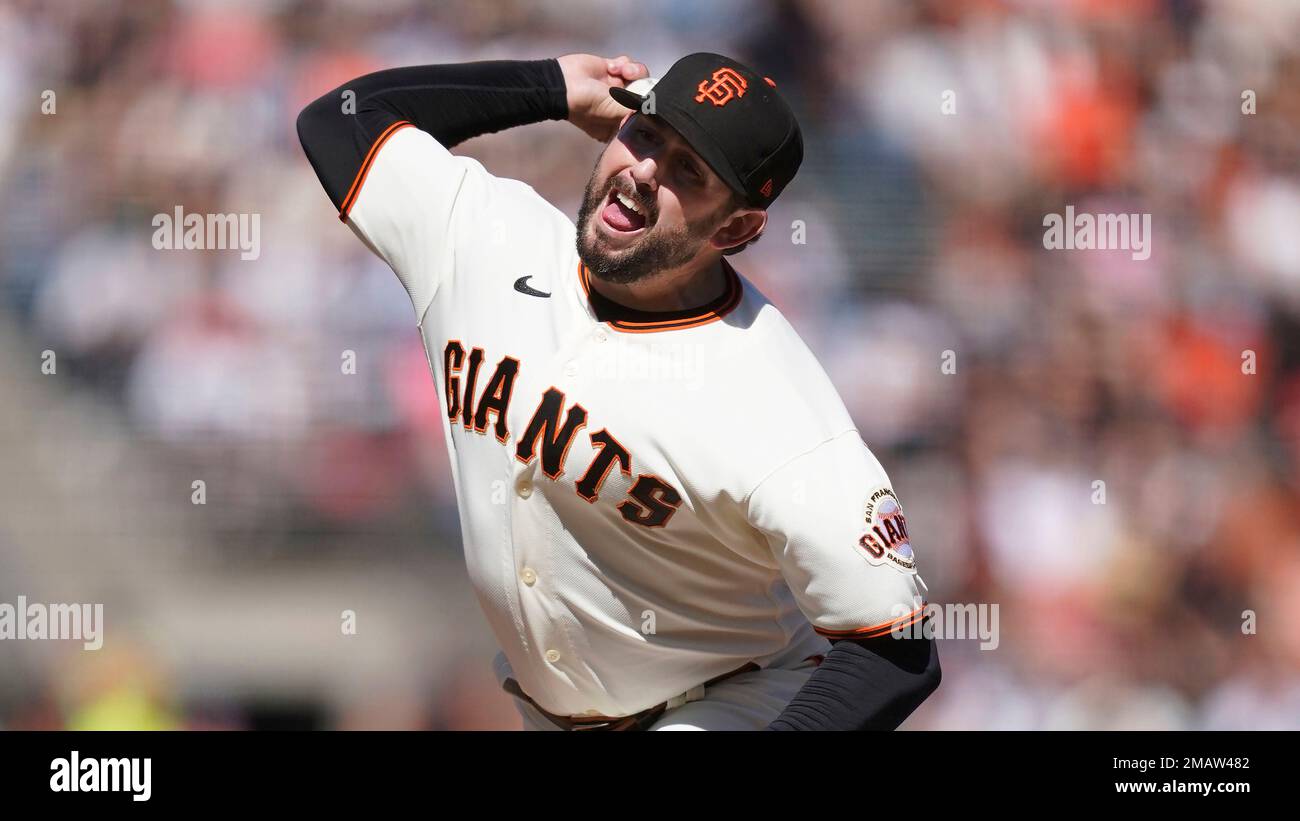 San Francisco Giants' Dominic Leone against the Pittsburgh Pirates ...