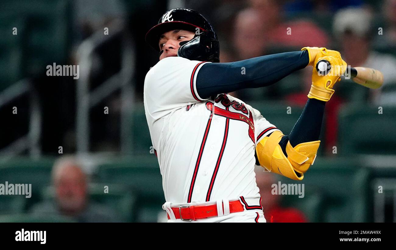 Atlanta Braves catcher William Contreras (24) bats against the New York ...