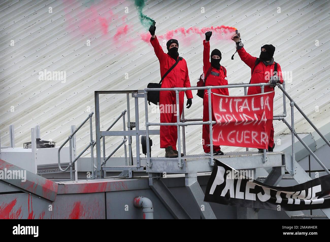 Edinburgh, UK. 19th Jan, 2023. Activists from Palestine Action unfurl a ...