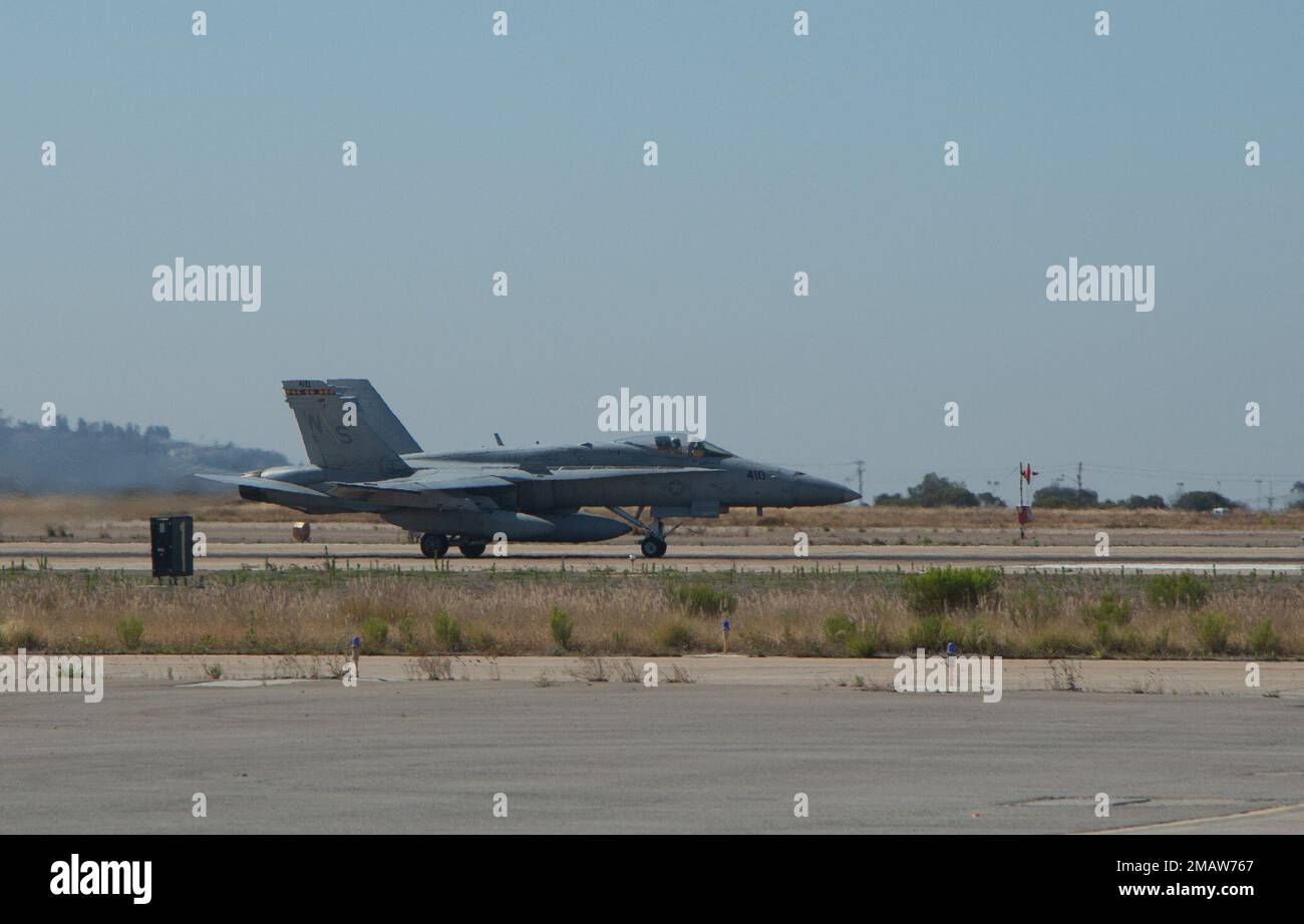 U.S. Marines with Marine Fighter Attack Squadron (VMFA) 323, Marine ...