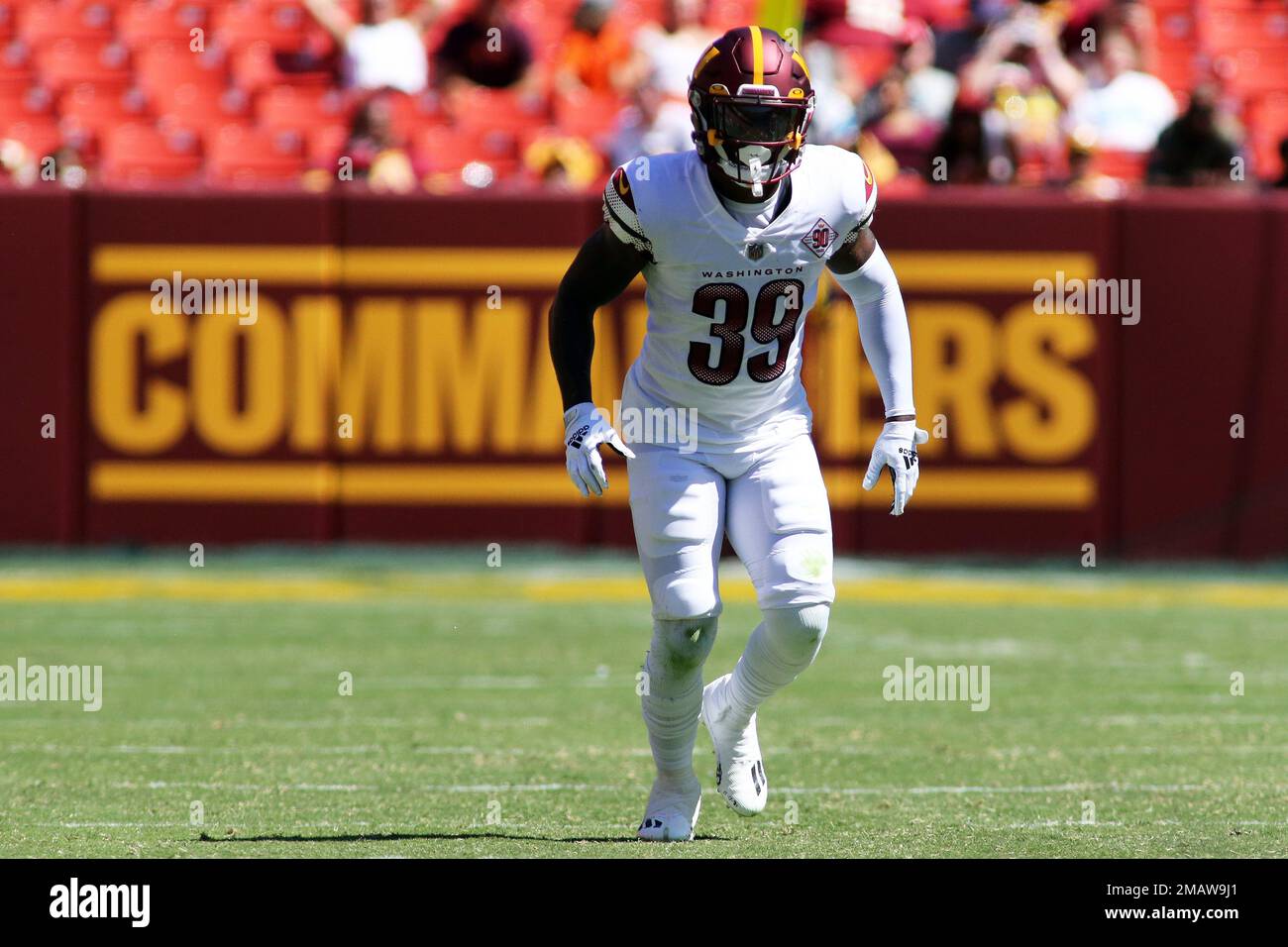Washington Commanders safety Jeremy Reaves (39) runs during an NFL ...