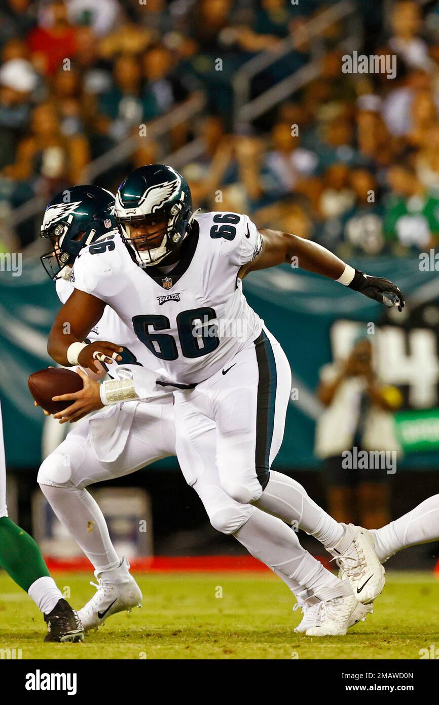 Philadelphia Eagles center Cameron Tom (66) in action against the New ...