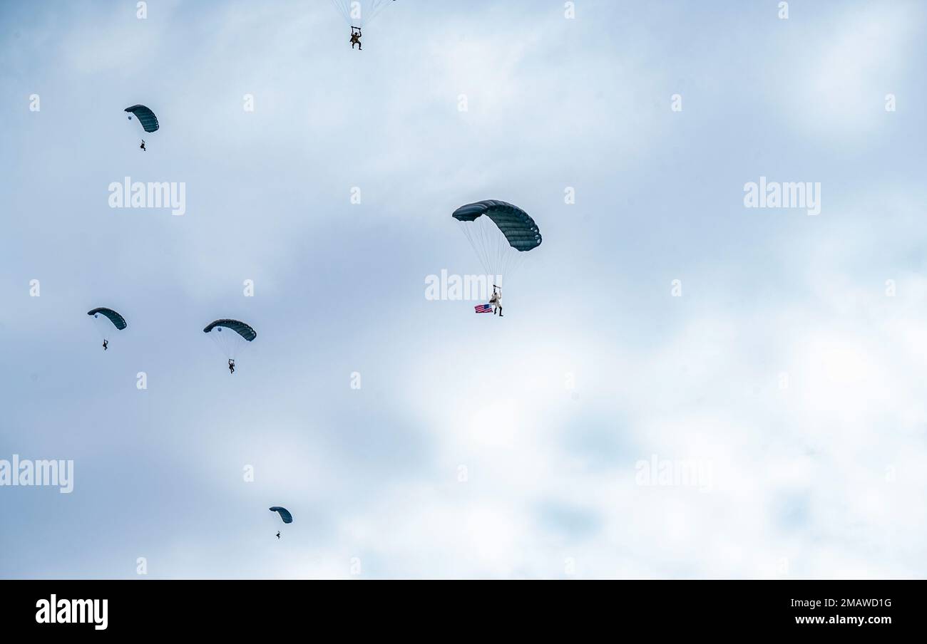 U.S. Army 1-10 Special Forces Group Soldiers assigned to Special ...