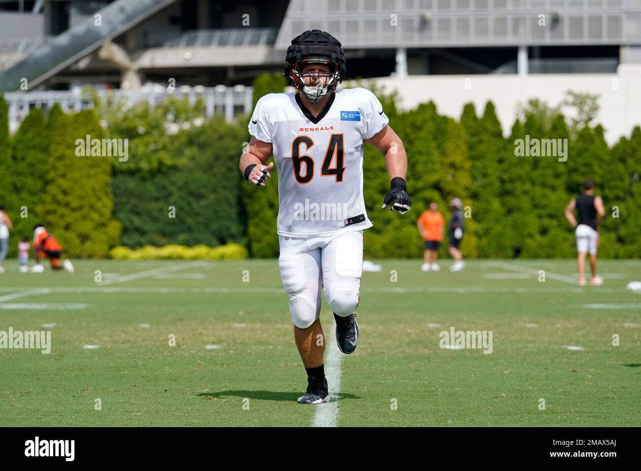 Cincinnati Bengals center Ted Karras (64) participates in drills during ...