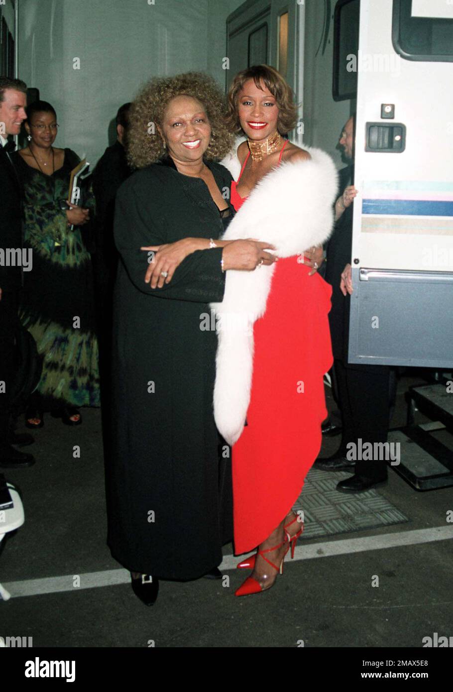 Whitney Tv Show Cast