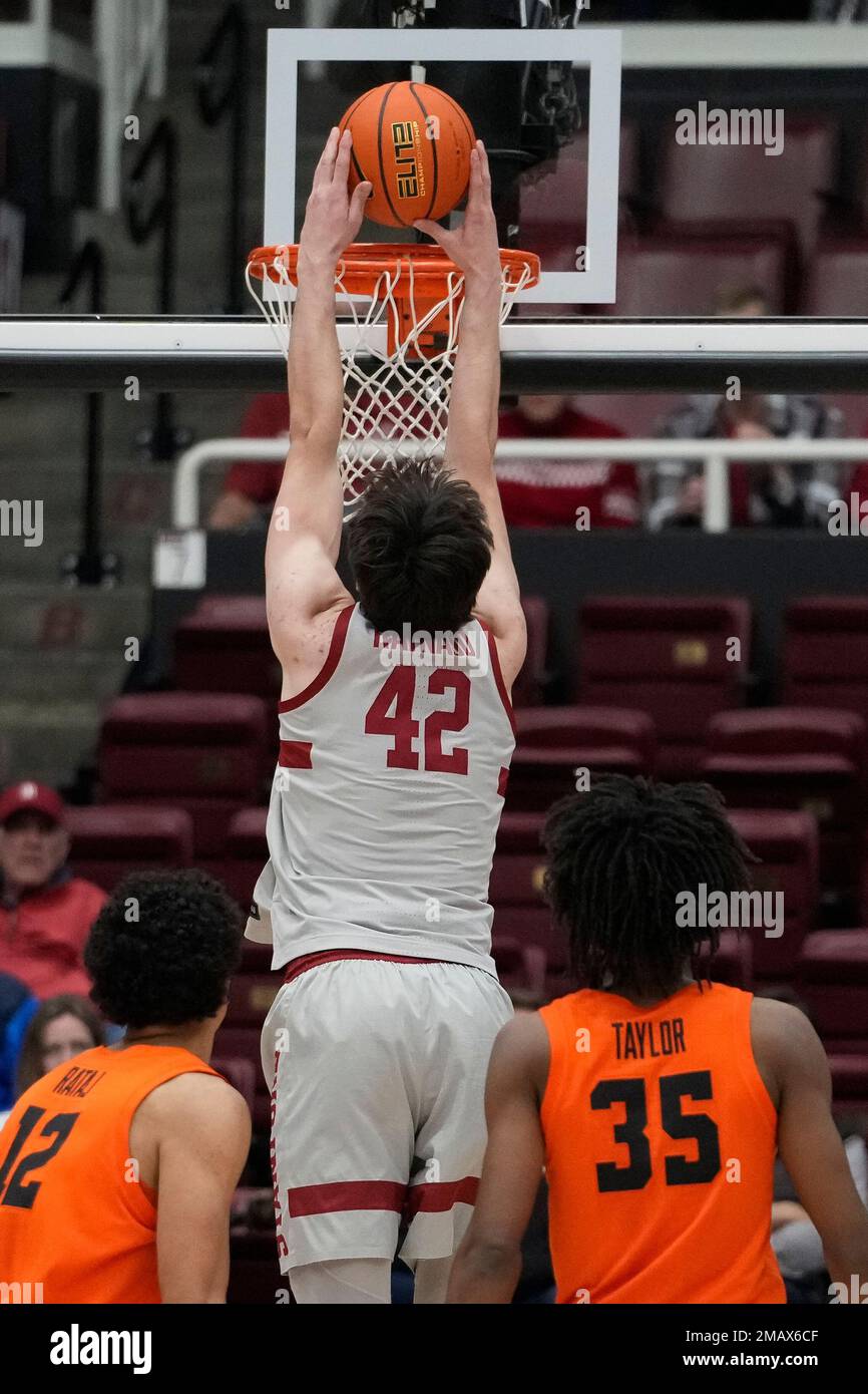 Stanford forward Maxime Raynaud (42) dunks against Oregon State during ...