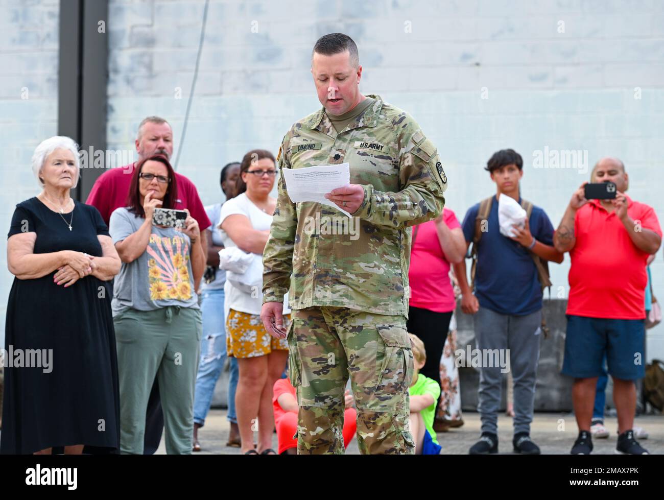 U.S. Army National Guard Soldiers with the 2-263rd Air Defense ...