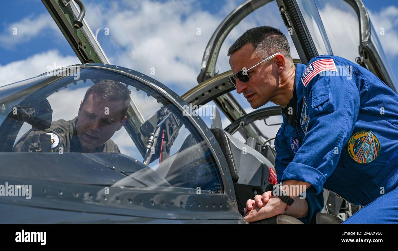 Nasa Commander Wings