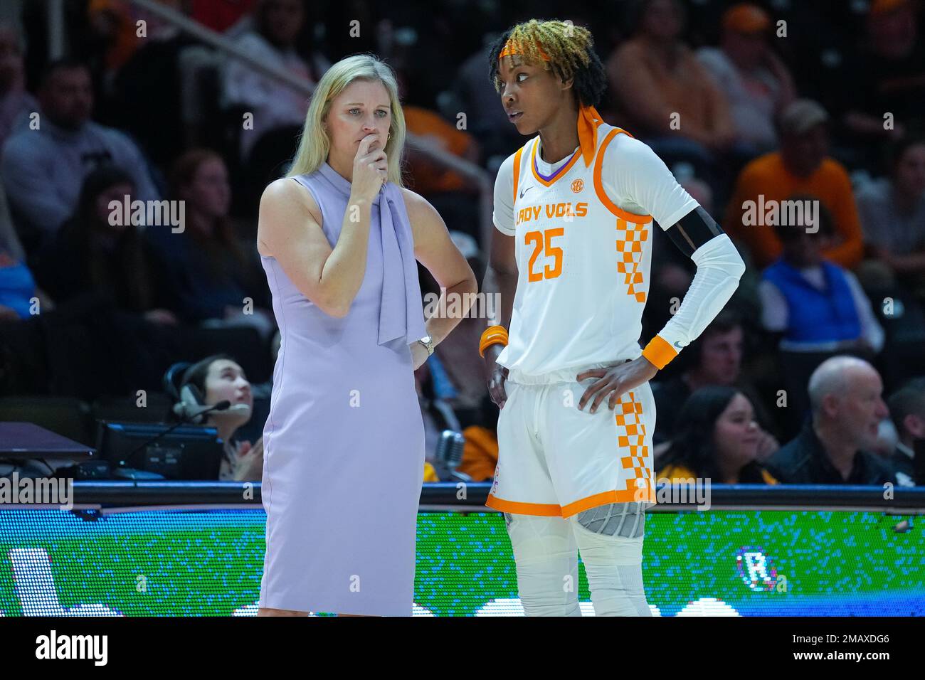 January 19, 2023: head coach Kelly Harper of the Tennessee Lady Vols ...