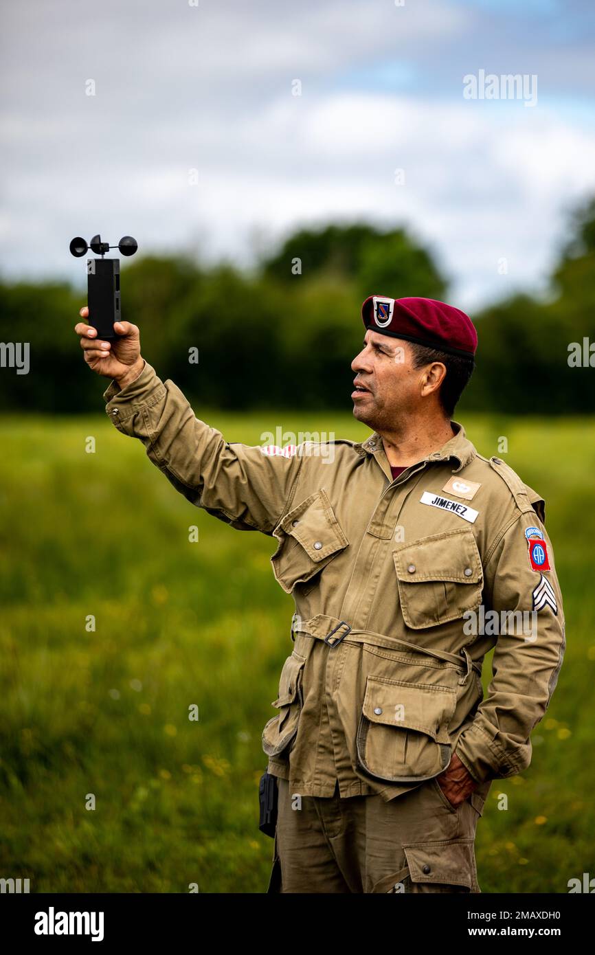 The Liberty Jump Team, both Active Duty and retired Military Personnel ...